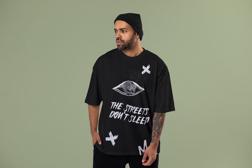 Camisetas Oversize para hombres | Renderforest