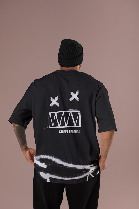 Camisetas Oversize para hombres | Renderforest